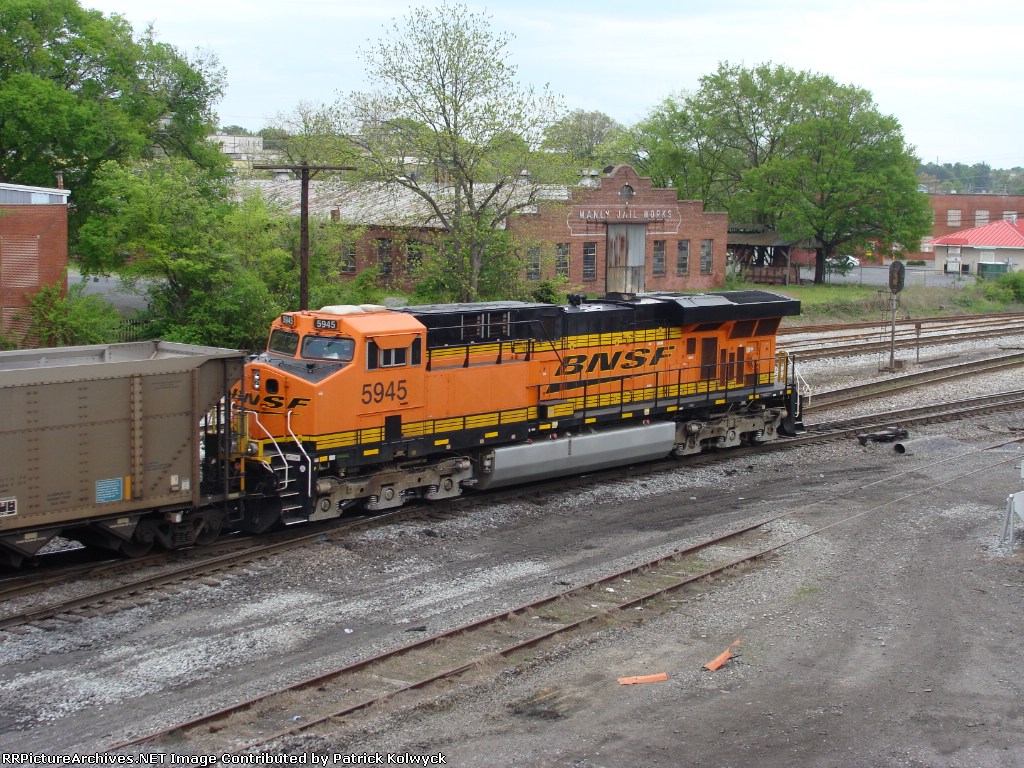 BNSF 5945